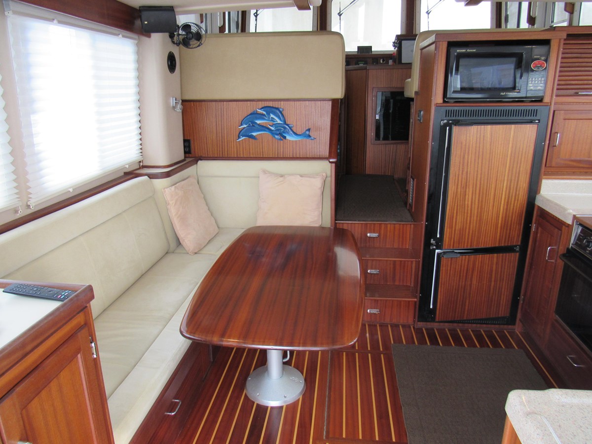 Blue Dolphin Trawler Yacht AMERICAN TUG 38' 5" 2009 | YATCO