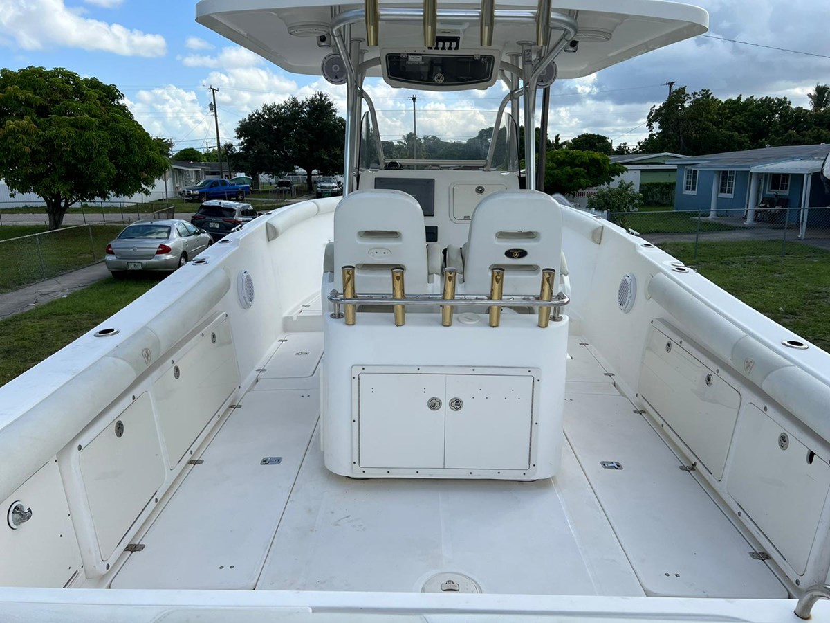 32' Century 2007 Boat CENTURY BOATS 32' 2007 | YATCO