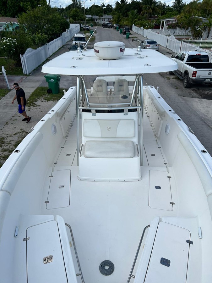 32' Century 2007 Boat CENTURY BOATS 32' 2007 | YATCO