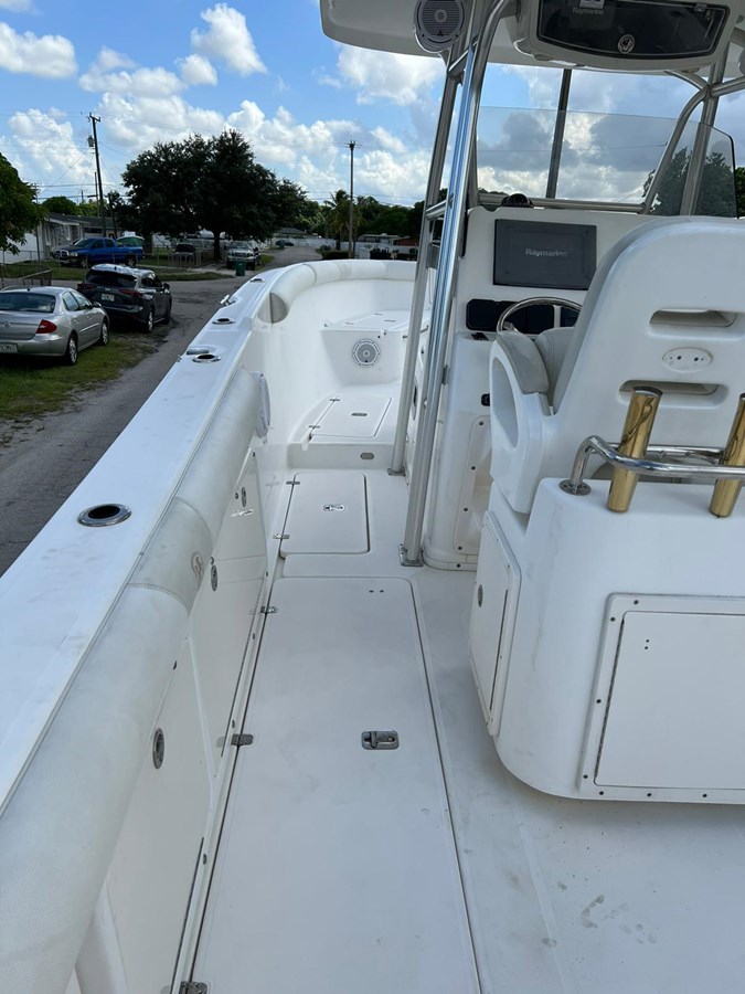 32' Century 2007 Boat CENTURY BOATS 32' 2007 | YATCO
