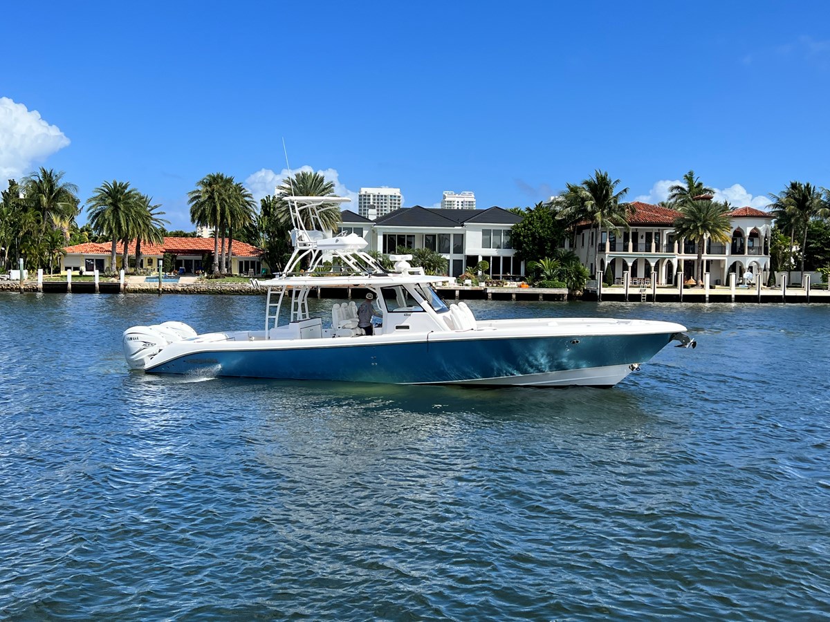 2019 Everglades 435CC Boat EVERGLADES 43' 2019 | YATCO