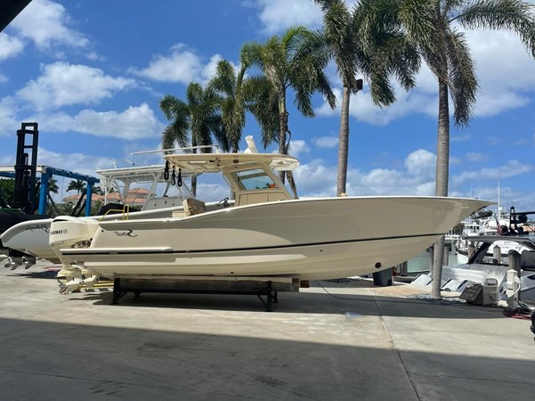 SCOUT 320 LXF Motor Yacht SCOUT BOATS 32' 2018 | YATCO