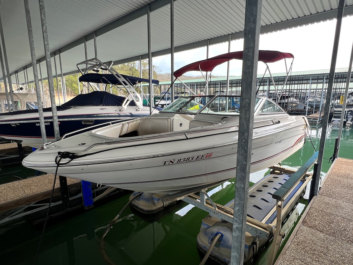 1996 SeaRay 230 Signature Bowrider NLWS Boat SEA RAY 22' 10" 1996 | YATCO