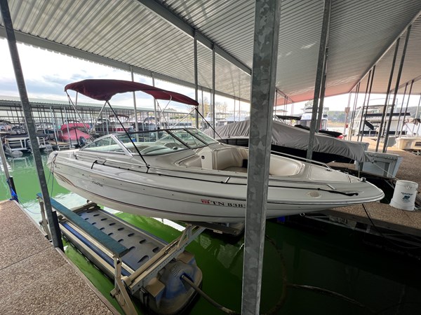 1996 SeaRay 230 Signature Bowrider NLWS Boat SEA RAY 22' 10" 1996 | YATCO