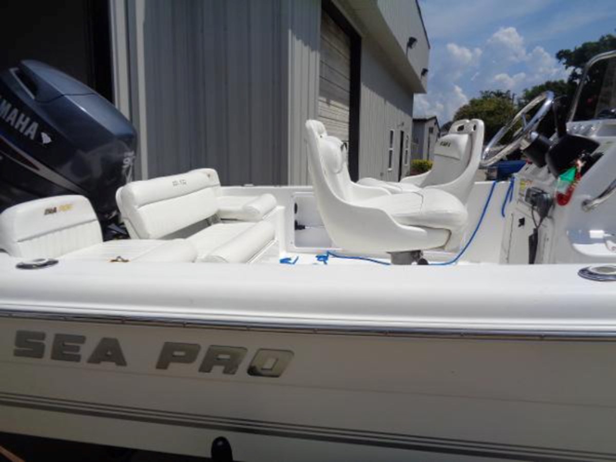 180 Center Console Boat SEA PRO 19' 2005 | YATCO