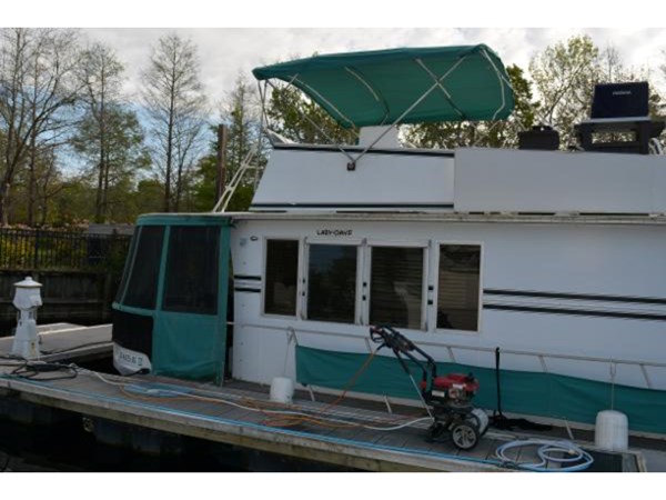 Sportsman Boat LAZY DAYS MANUFACTURING CO 50' 1984 | YATCO