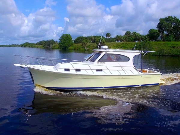 Antares Cruising Yacht MAINSHIP 30' 2004 | YATCO
