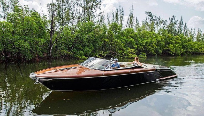 2010 RIVA YACHT Yacht for Sale | 33' Cruising Yacht Florida 356328 | YATCO