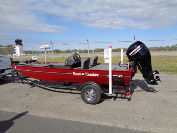 Bass Tracker Classic XL Boat TRACKER 16' 8" 2022 | YATCO