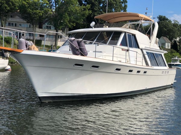 CHARISMA Motor Yacht BAYLINER 45' 4" 1987 | YATCO