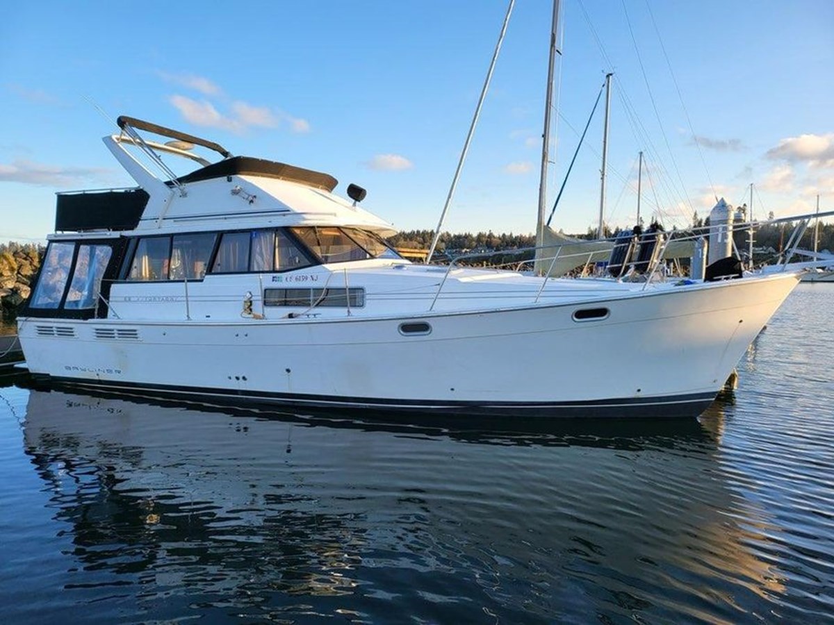 1991 BAYLINER Yacht for Sale | 38' 1" Motor Yacht Washington 407504 | YATCO