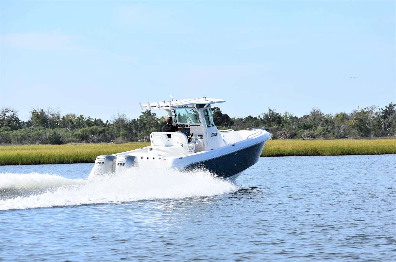 2007 Everglades 260 CC Boat EVERGLADES 27' 2007 | YATCO