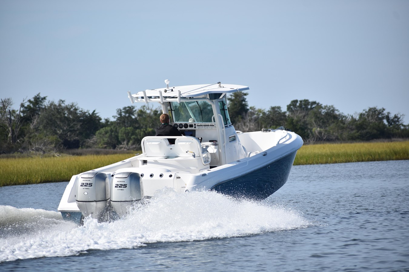 2007 Everglades 260 CC Boat EVERGLADES 27' 2007 | YATCO