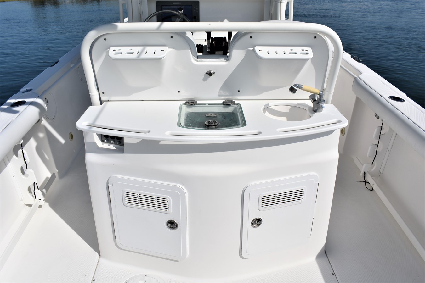 2007 Everglades 260 CC Boat EVERGLADES 27' 2007 | YATCO