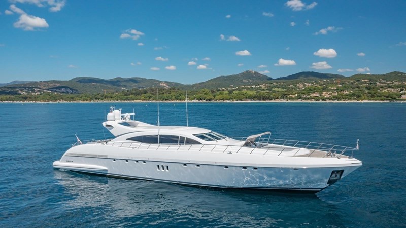 COSMOS Motor Yacht MANGUSTA 108' 4" 2004 | YATCO