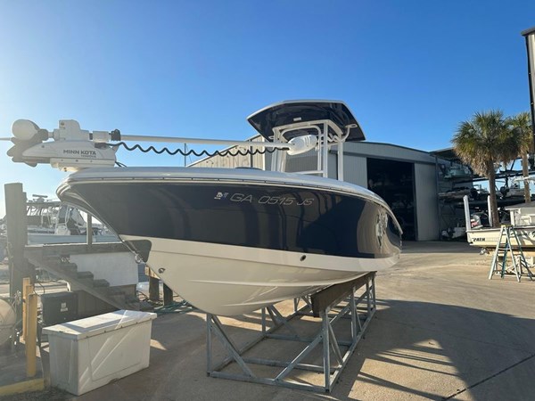 2017 Robalo 246 Cayman Boat ROBALO 24' 6" 2017 | YATCO