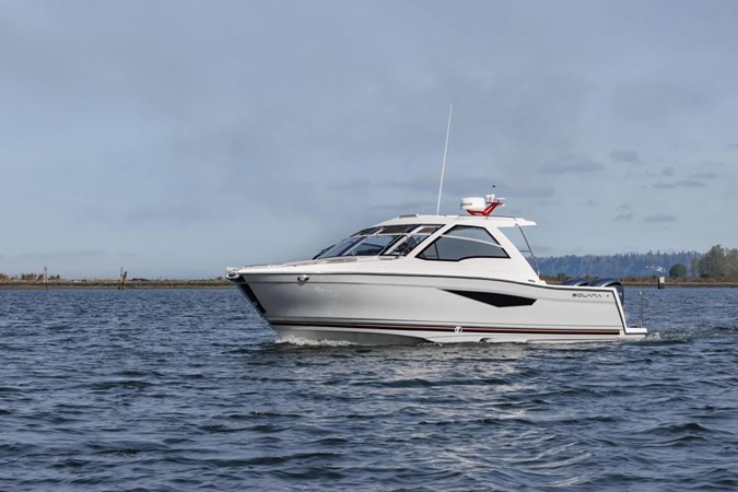 2024 Solara 310 Sport Coupe - Jensen Beach, FL Cruising Yacht SOLARA 31 ...