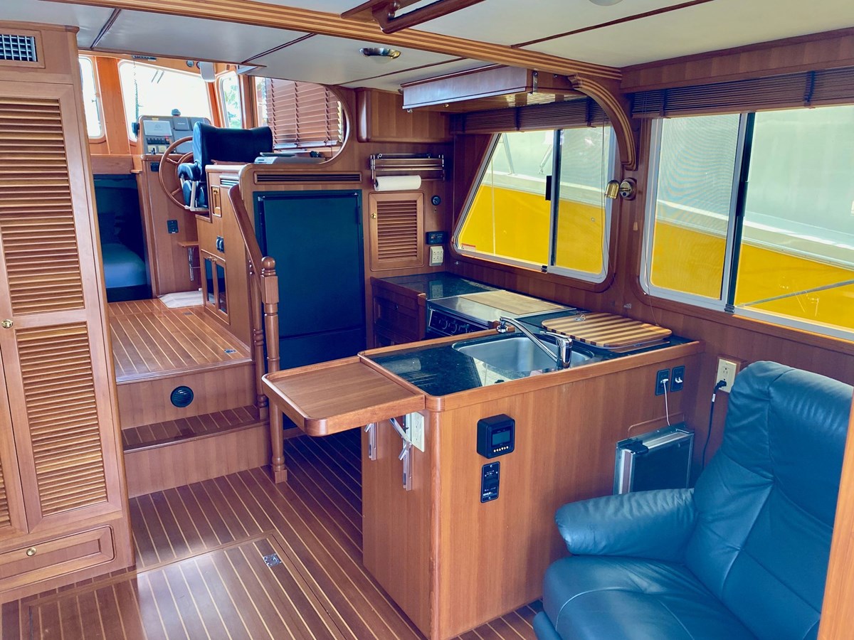 Helmsman / Mariner Trawler Yacht HELMSMAN TRAWLERS 38' 2008 | YATCO