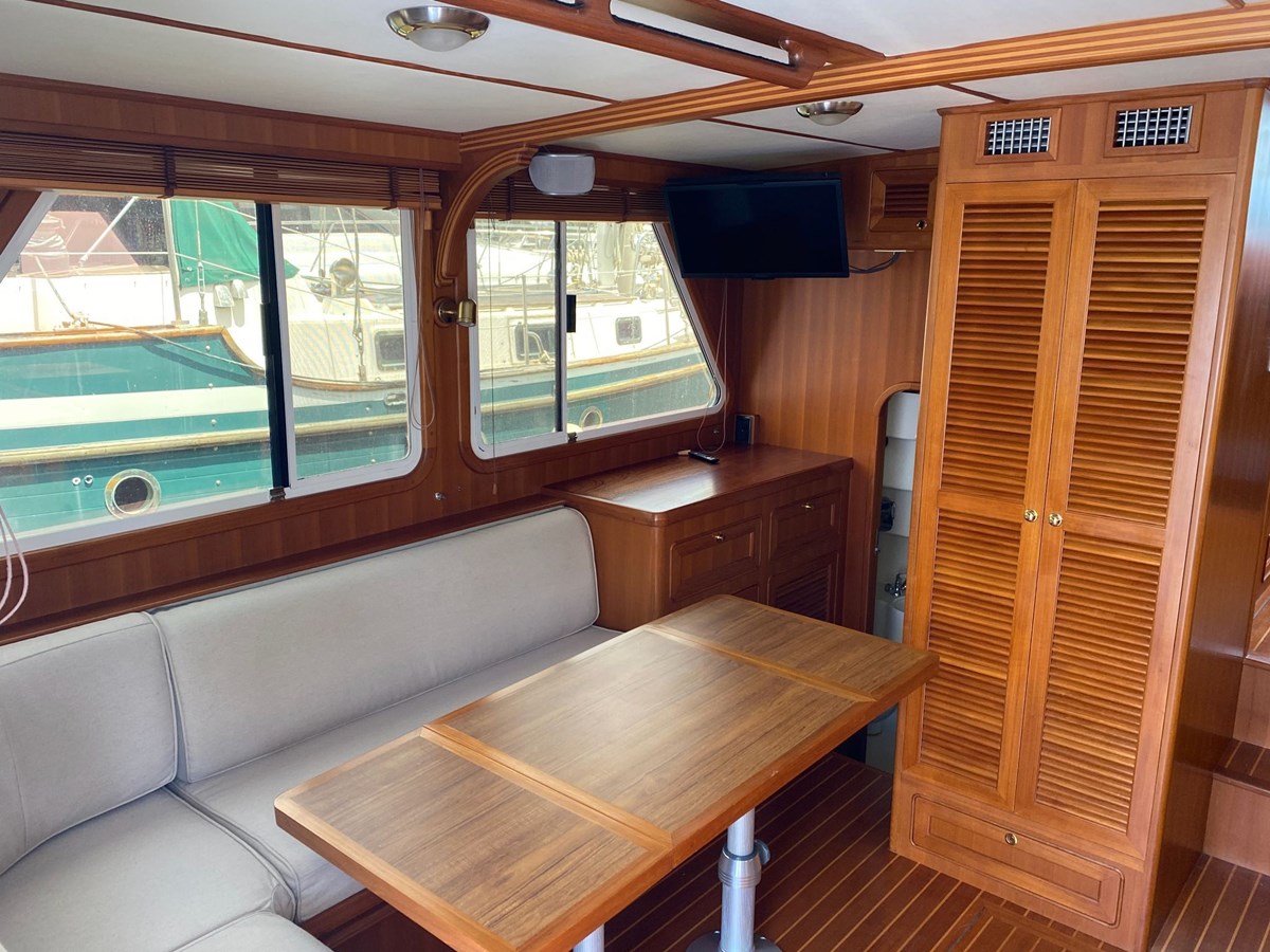 Helmsman / Mariner Trawler Yacht HELMSMAN TRAWLERS 38' 2008 | YATCO