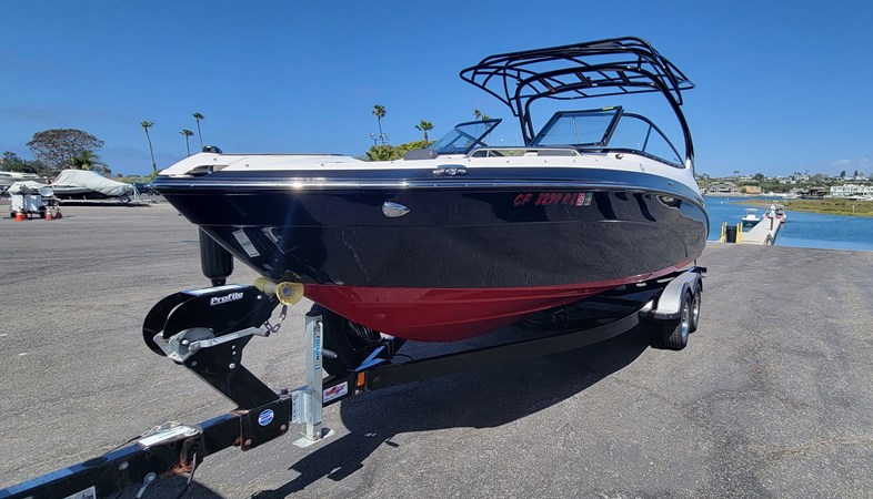 Black & Red Boat YAMAHA 25' 2017 | YATCO