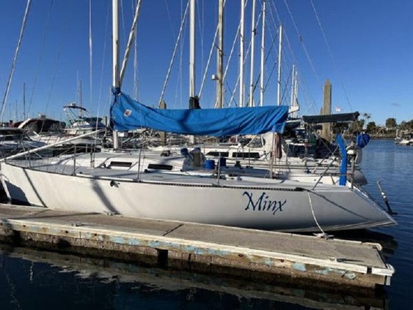Minx Racing Sailboat SCHOCK 35' 1988 | YATCO