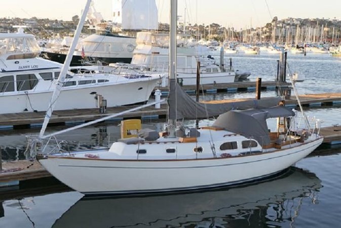 Jigger Cruising or Racing Sailboat PEARSON 38' 1966 | YATCO