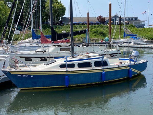 1980 Cascade 23 Boat CASCADE YACHTS INC 23' 1980 | YATCO