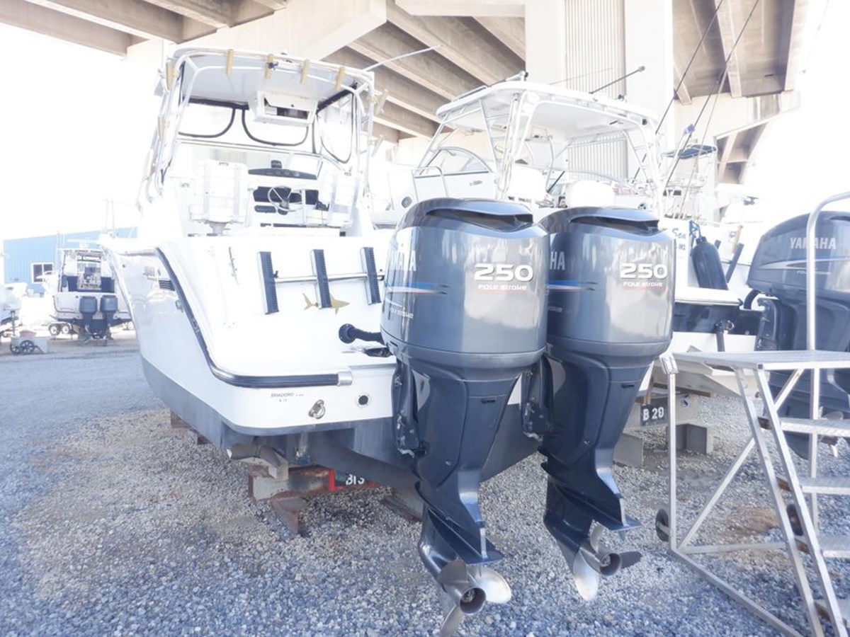 1999 Mako 293 Walkaround | Superyacht Sales and Charter