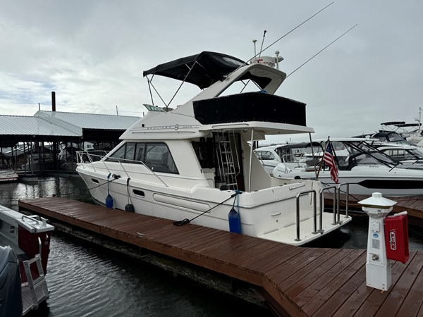 3388 Bayliner Motor Yacht BAYLINER 33' 1" 1996 | YATCO