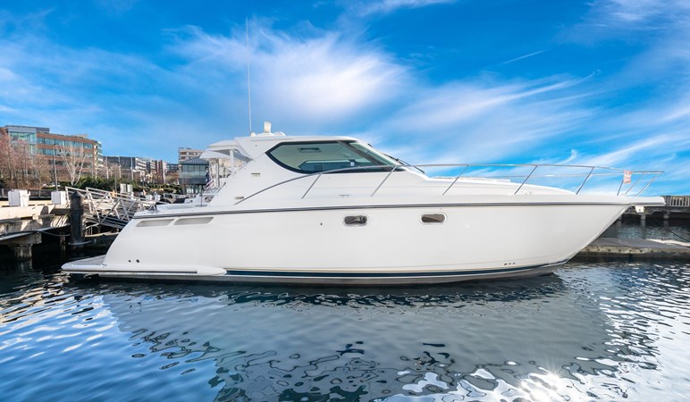 EXCEPTION Motor Yacht TIARA 43' 3" 2006 | YATCO