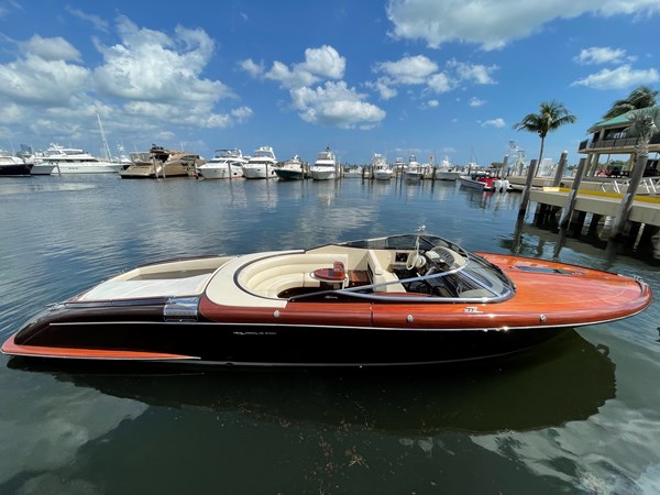 2010 33' RIVA in Miami Florida United States (413561) | BR Marine Group