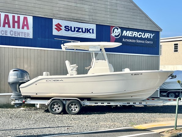 Cobia 240 Center Console Sport Fisherman COBIA 23' 7" 2023 | YATCO