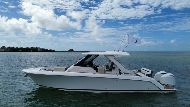 TIARA 34 LS Sport Yacht TIARA YACHTS 34' 9" 2021 | YATCO