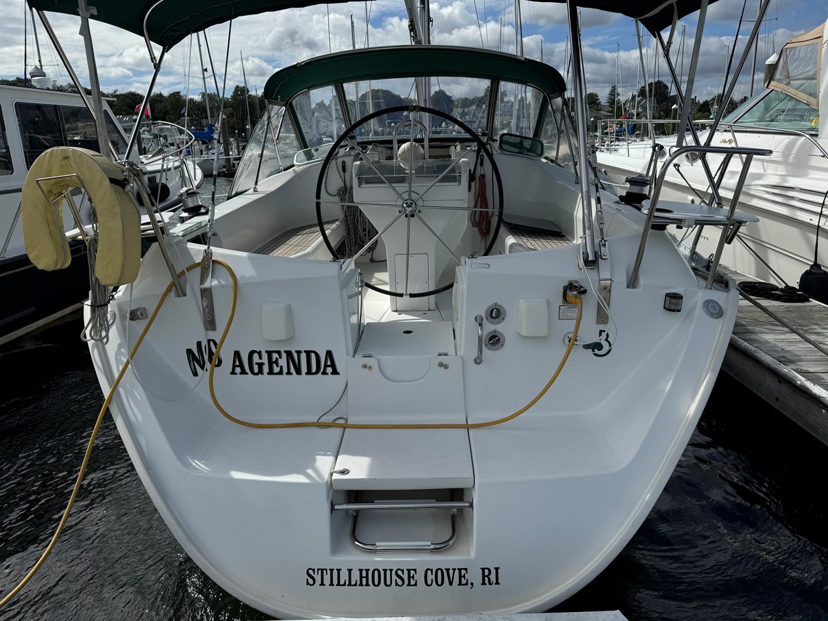 No Agenda Sloop BENETEAU 38' 7" 2000 | YATCO