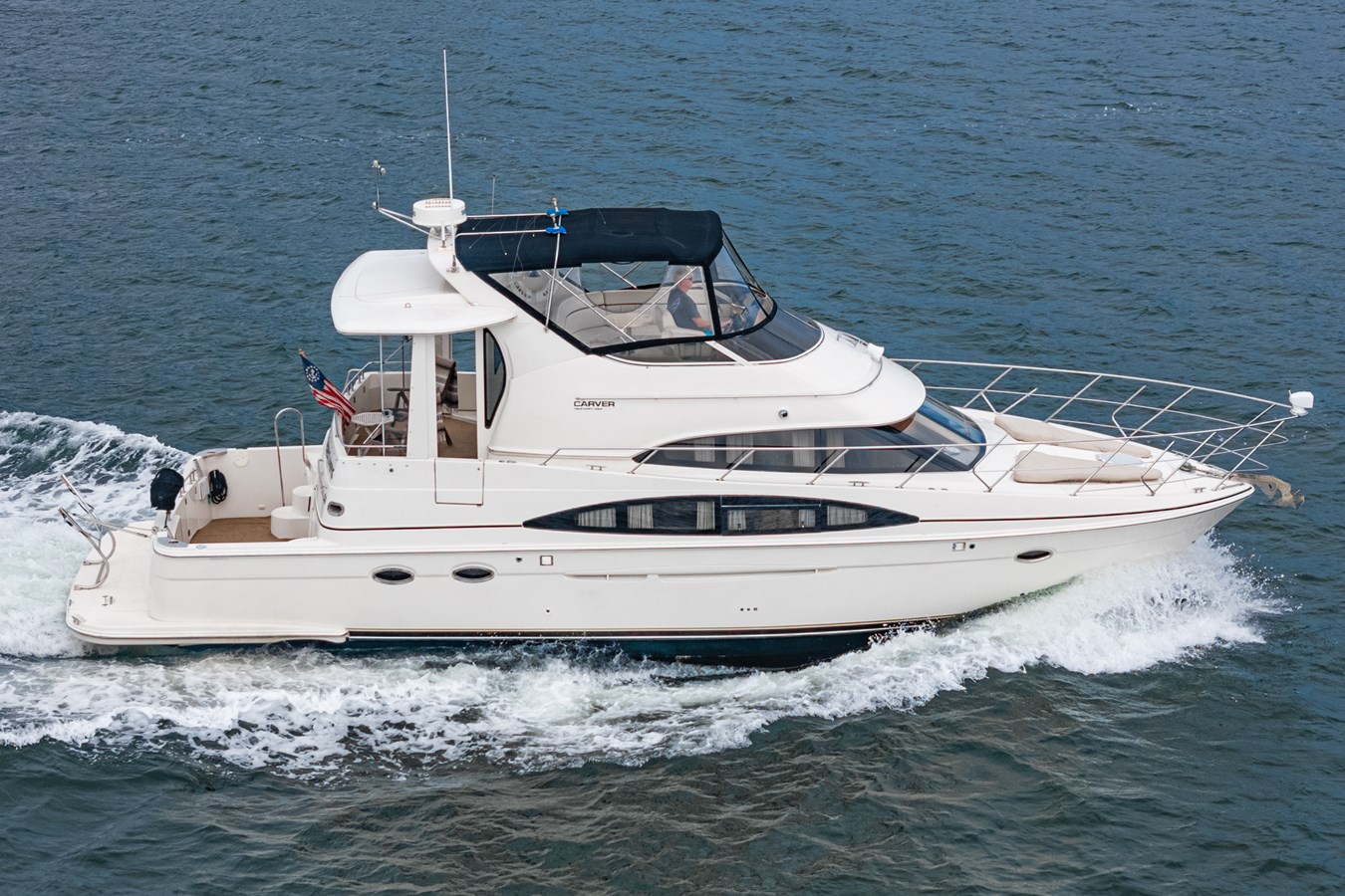 PERFECT LANDING Motor Yacht CARVER YACHTS 44' 2004 | YATCO