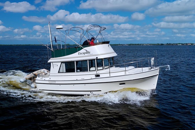 2004 CAMANO Yacht for Sale | 31' Trawler Yacht Florida 445443 | YATCO