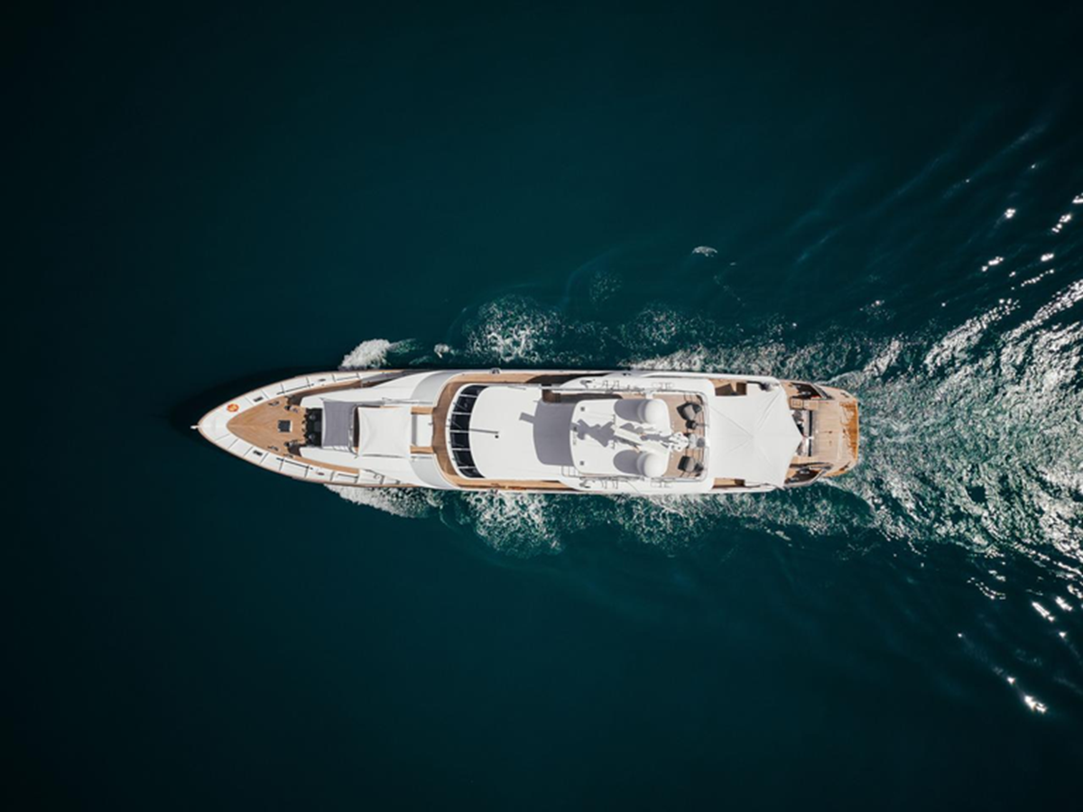 LADY IN BLUE Yacht for Sale | 134' 7" CLEMNA 1999 | FGI