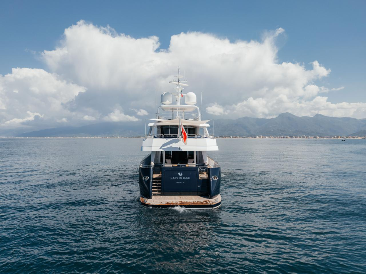 LADY IN BLUE Yacht for Sale | 134' 7" CLEMNA 1999 | FGI