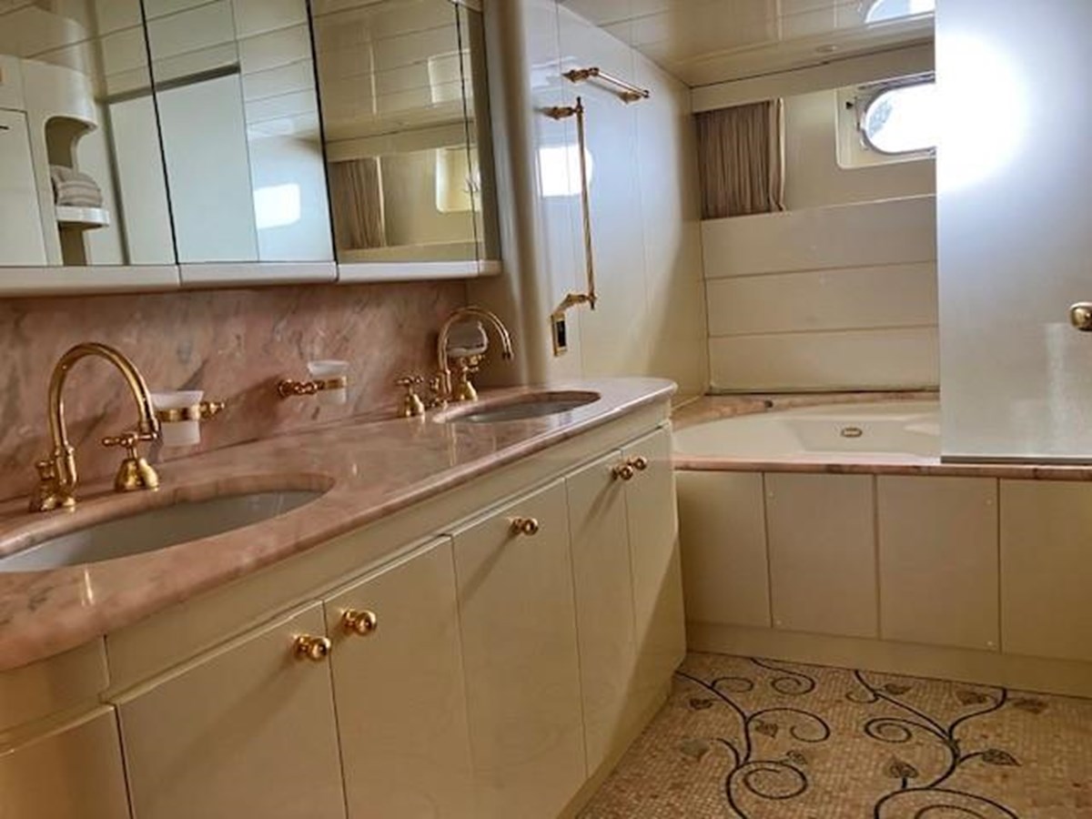 VERSILCRAFT 1996 29.7m à Vendre | Yacht VERSILCRAFT d'Occasion à Vendre ...