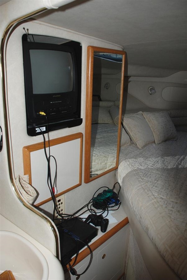 33' Sea Ray Sundancer 1997 Cruising Yacht SEA RAY 33' 1997 | YATCO