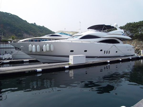 Sunseeker 94 Motor Yacht SUNSEEKER 92' 4" 2003 | YATCO